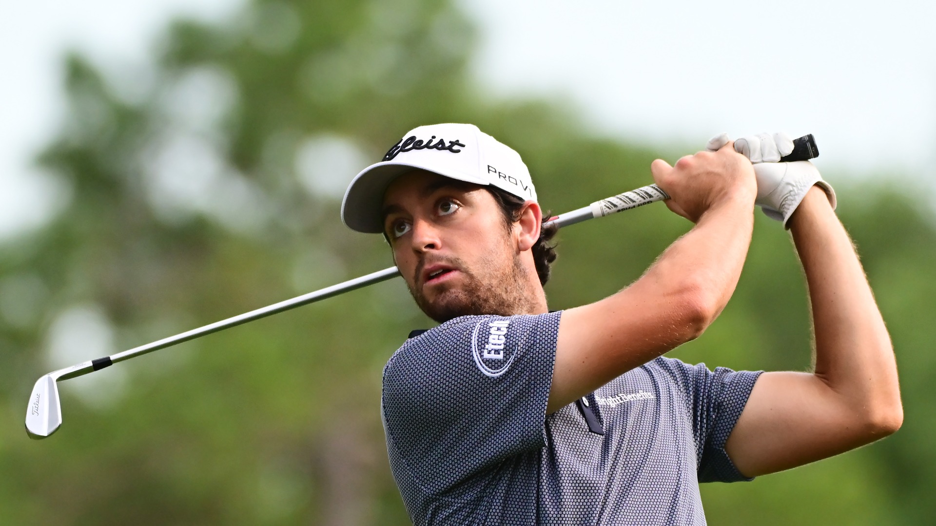 Riley shoots second 62 to lead by two strokes at Copperhead | Stadium Astro