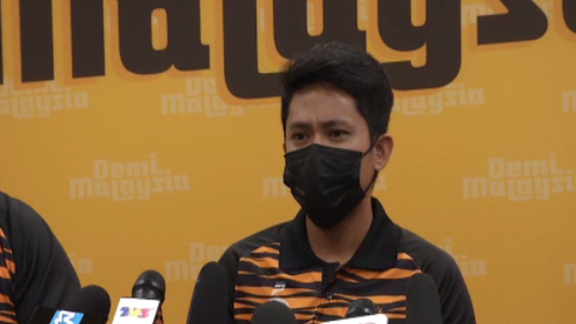 Objek Misteri Dirakam Terapung Di Langit Pakistan