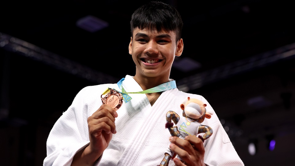Commonwealth Games: Amir Daniel wins historic judo medal for Malaysia ...