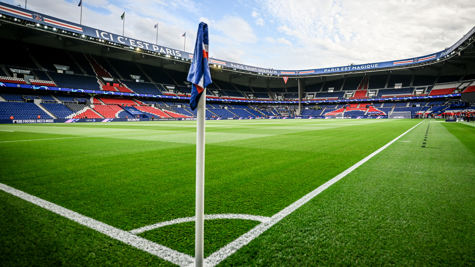 Datuk bandar bidas tawaran mengarut PSG beli Stadium Parc des Princes ...