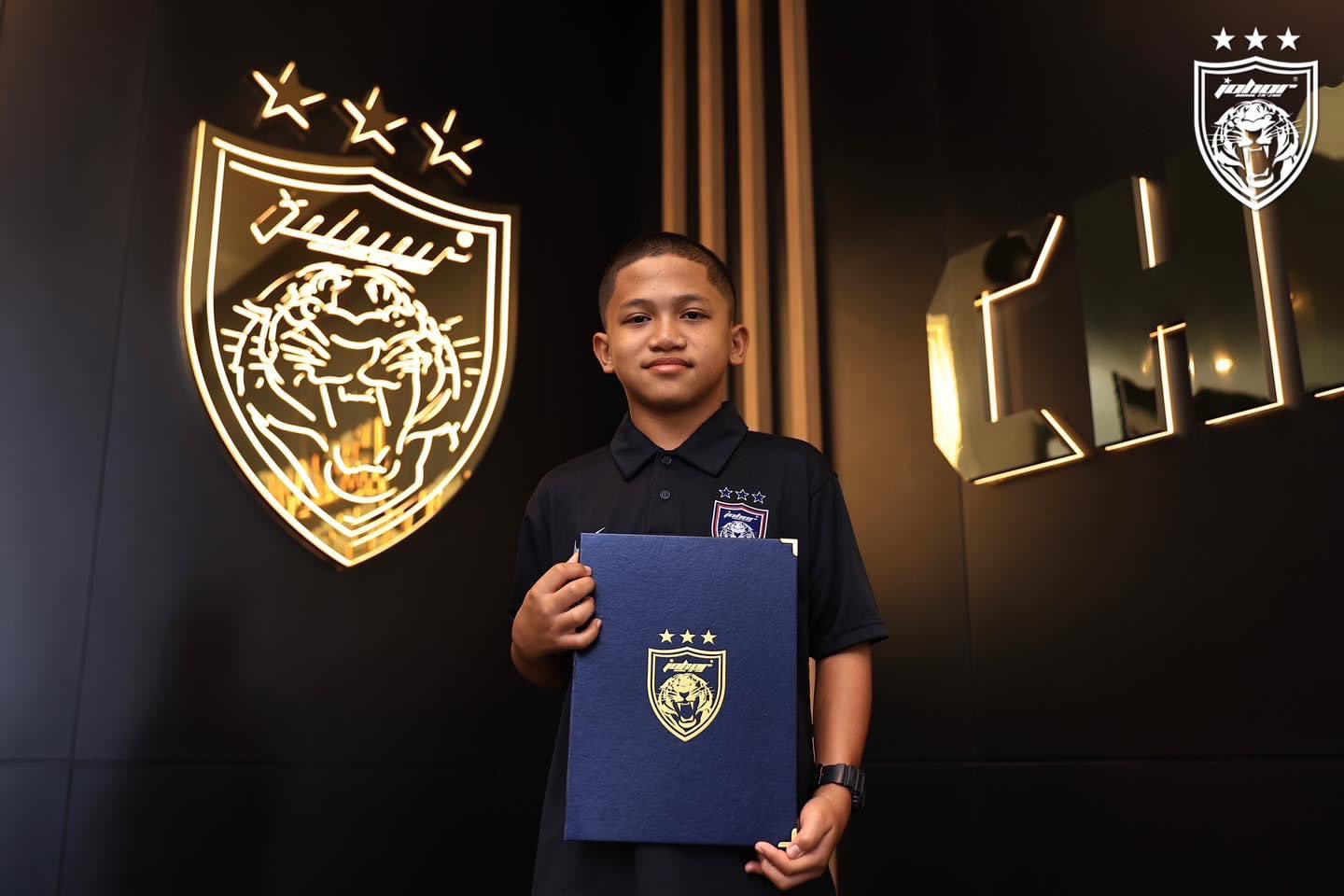 JDT tandatangani remaja tular di media sosial | Stadium Astro