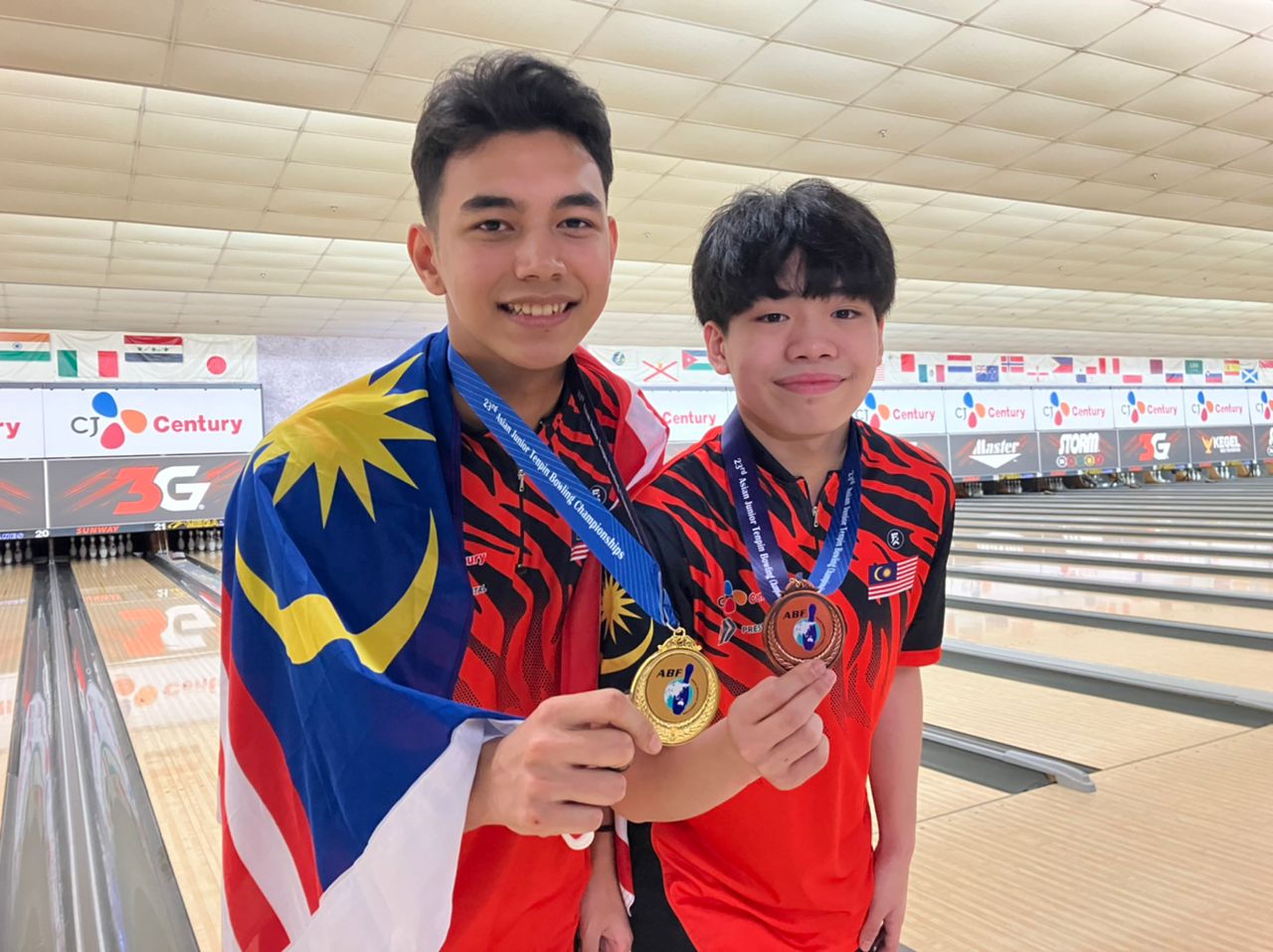 Wan Zarif Ikram muncul juara Kejohanan Tenpin Boling Remaja Asia | Stadium Astro