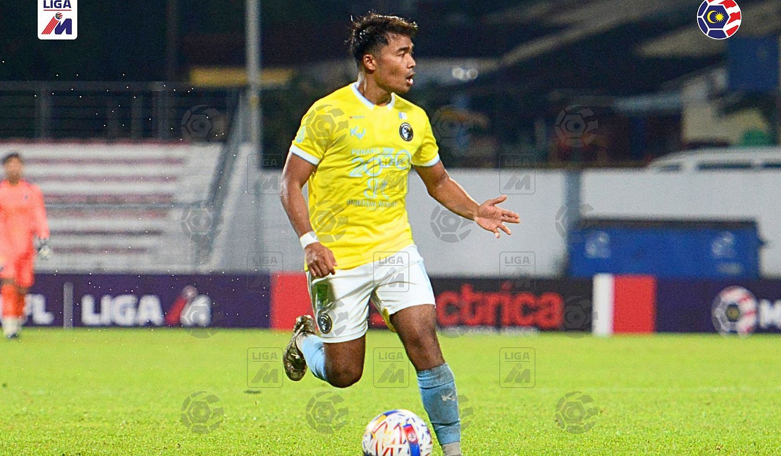 Tunjuk isyarat lucah, Fairuz Zakaria berisiko digantung enam perlawanan ...