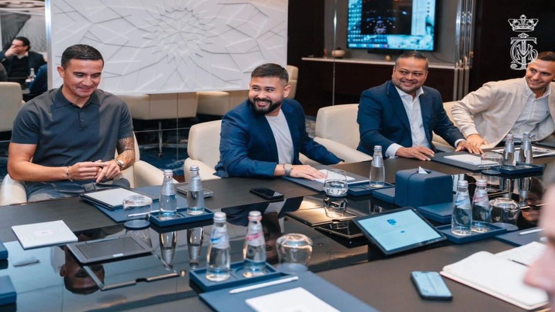 Kolaborasi penting sedang berjalan bersama TMJ -- Legenda Australia ...